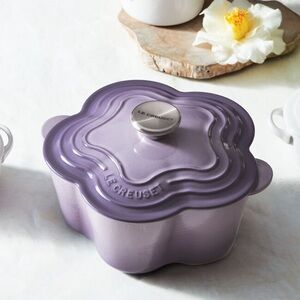 Le Creuset | Kitchen | New Le Creuset 225 Qt Flower Cocotte Cast Iron ...